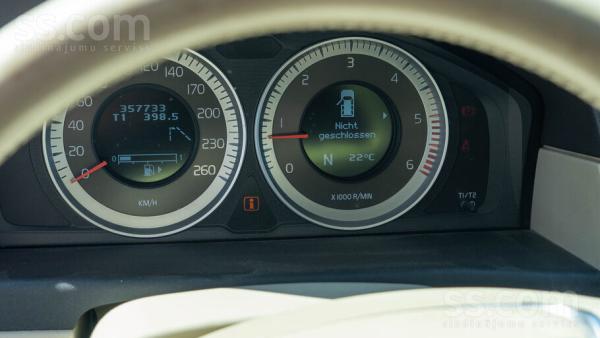 Brown Volvo XC70 2011 in Riga, with an engine capacity of 2.40 L and mileage of 357 thousand km for 5900 €, photo 10 on AUTOMOTO.COM.LV