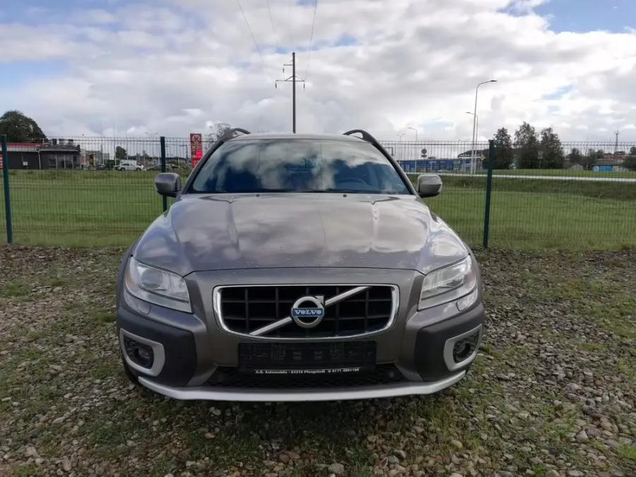 Brown Volvo XC70 2011 in Saldus, with an engine capacity of 2.00 L and mileage of 330 thousand km for 8600 €, photo 6 on AUTOMOTO.COM.LV