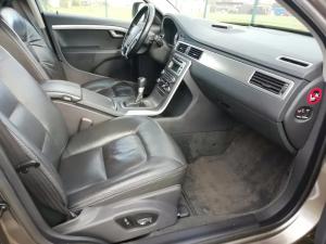 Brown Volvo XC70 2011 in Saldus, with an engine capacity of 2.00 L and mileage of 330 thousand km for 8600 €, photo 14 on AUTOMOTO.COM.LV