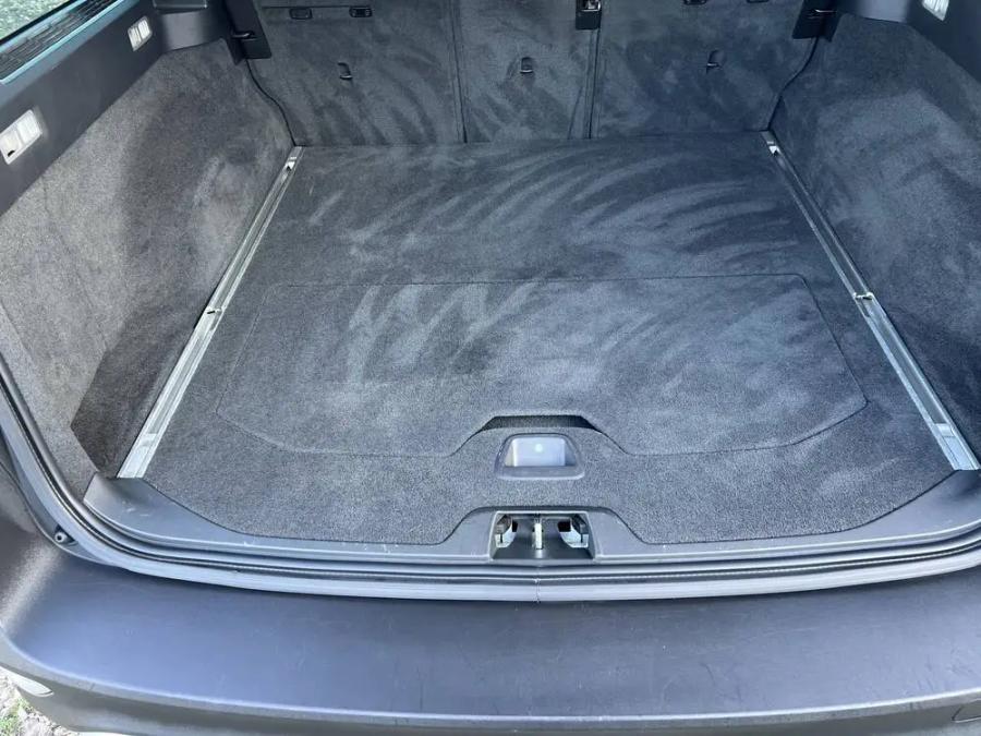 Brown Volvo XC70 2011 in Riga, with an engine capacity of 2.00 L and mileage of 265 thousand km for 8995 €, photo 7 on AUTOMOTO.COM.LV