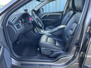 Brown Volvo XC70 2011 in Riga, with an engine capacity of 2.00 L and mileage of 265 thousand km for 8995 €, photo 12 on AUTOMOTO.COM.LV