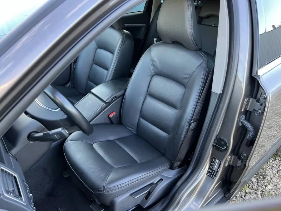 Brown Volvo XC70 2011 in Riga, with an engine capacity of 2.00 L and mileage of 265 thousand km for 8995 €, photo 13 on AUTOMOTO.COM.LV