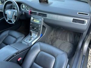 Brown Volvo XC70 2011 in Riga, with an engine capacity of 2.00 L and mileage of 265 thousand km for 8995 €, photo 18 on AUTOMOTO.COM.LV