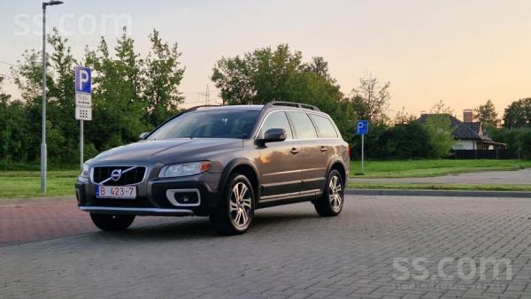 Brown Volvo XC70 2011 in Jelgava, with an engine capacity of 2.00 L and mileage of 366 thousand km for 5950 €, photo 2 on AUTOMOTO.COM.LV