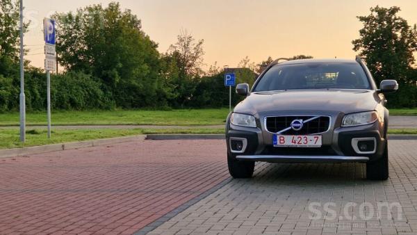 Brown Volvo XC70 2011 in Jelgava, with an engine capacity of 2.00 L and mileage of 366 thousand km for 5950 €, photo 4 on AUTOMOTO.COM.LV