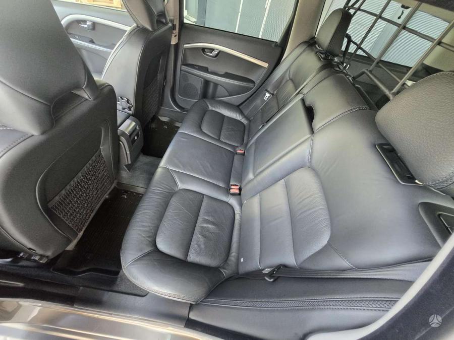 Brūns Volvo XC70 2011 Viļņa, ar dzinēja tilpumu 1.99 L un nobraukumu 276 tūkst. km par 8950 €, foto 17 vietnē AUTOMOTO.COM.LV