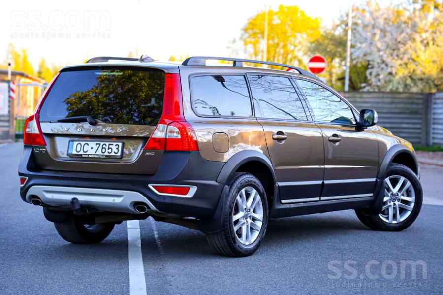 Brown Volvo XC70 2012 in Jelgava, with an engine capacity of 2.40 L and mileage of 0 thousand km for 9990 €, photo 5 on AUTOMOTO.COM.LV