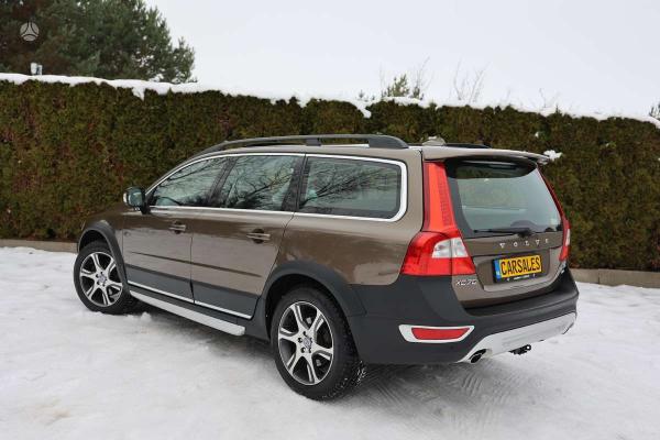 Brown Volvo XC70 2012 in Alytus, with an engine capacity of 2.40 L and mileage of 257 thousand km for 12200 €, photo 3 on AUTOMOTO.COM.LV