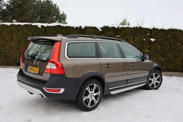 Brown Volvo XC70 2012 in Alytus, with an engine capacity of 2.40 L and mileage of 257 thousand km for 12200 €, photo 4 on AUTOMOTO.COM.LV