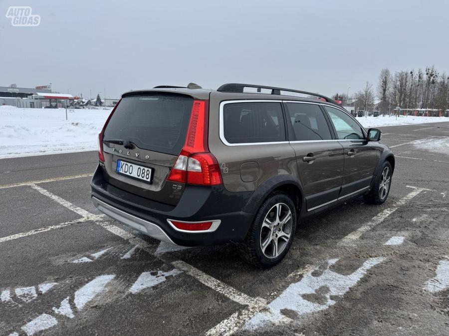 Brown Volvo XC70 2012 in Kaunas, with an engine capacity of 2.00 L and mileage of 277 thousand km for 9999 €, photo 4 on AUTOMOTO.COM.LV
