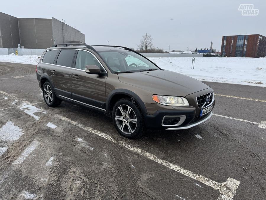 Brown Volvo XC70 2012 in Kaunas, with an engine capacity of 2.00 L and mileage of 277 thousand km for 9999 €, photo 5 on AUTOMOTO.COM.LV