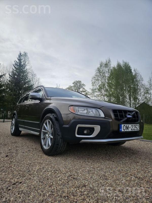 Brūns Volvo XC70 2012 Ogre, ar dzinēja tilpumu 2.40 L un nobraukumu 300 tūkst. km par 7300 €, foto 5 vietnē AUTOMOTO.COM.LV