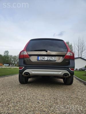 Brown Volvo XC70 2012 in Ogre, with an engine capacity of 2.40 L and mileage of 300 thousand km for 7300 €, photo 13 on AUTOMOTO.COM.LV