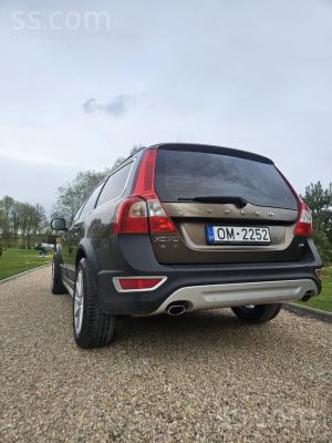 Brown Volvo XC70 2012 in Ogre, with an engine capacity of 2.40 L and mileage of 300 thousand km for 7300 €, photo 15 on AUTOMOTO.COM.LV