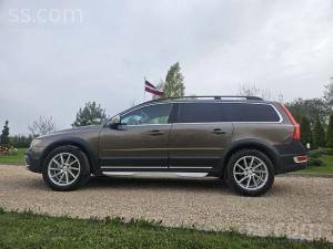 Brown Volvo XC70 2012 in Ogre, with an engine capacity of 2.40 L and mileage of 300 thousand km for 7300 €, photo 16 on AUTOMOTO.COM.LV