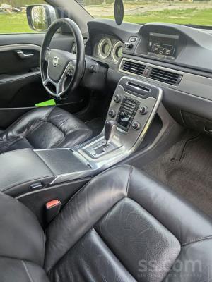Brown Volvo XC70 2012 in Ogre, with an engine capacity of 2.40 L and mileage of 300 thousand km for 7300 €, photo 22 on AUTOMOTO.COM.LV