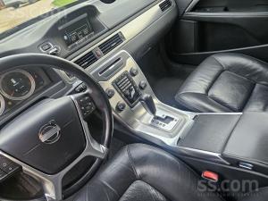 Brown Volvo XC70 2012 in Ogre, with an engine capacity of 2.40 L and mileage of 300 thousand km for 7300 €, photo 23 on AUTOMOTO.COM.LV