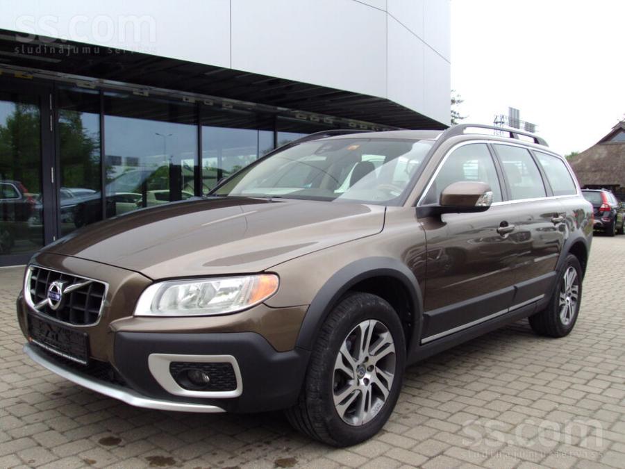 Brown Volvo XC70 2012 in Riga, with an engine capacity of 2.40 L and mileage of 219 thousand km for 11300 €, photo 1 on AUTOMOTO.COM.LV