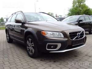 Brown Volvo XC70 2012 in Riga, with an engine capacity of 2.40 L and mileage of 219 thousand km for 11300 €, photo 3 on AUTOMOTO.COM.LV