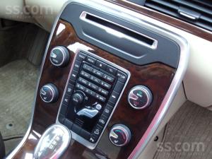 Brown Volvo XC70 2012 in Riga, with an engine capacity of 2.40 L and mileage of 219 thousand km for 11300 €, photo 7 on AUTOMOTO.COM.LV