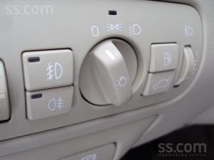 Brown Volvo XC70 2012 in Riga, with an engine capacity of 2.40 L and mileage of 219 thousand km for 11300 €, photo 11 on AUTOMOTO.COM.LV