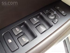 Brown Volvo XC70 2012 in Riga, with an engine capacity of 2.40 L and mileage of 219 thousand km for 11300 €, photo 12 on AUTOMOTO.COM.LV