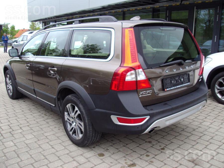 Brown Volvo XC70 2012 in Riga, with an engine capacity of 2.40 L and mileage of 219 thousand km for 11300 €, photo 15 on AUTOMOTO.COM.LV