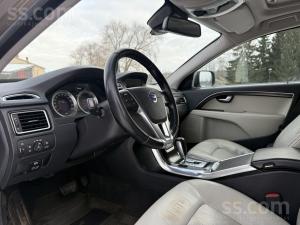 Brown Volvo XC70 2012 in Valmiera, with an engine capacity of 2.40 L and mileage of 316 thousand km for 8500 €, photo 10 on AUTOMOTO.COM.LV