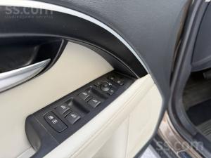 Brown Volvo XC70 2012 in Valmiera, with an engine capacity of 2.40 L and mileage of 316 thousand km for 8500 €, photo 11 on AUTOMOTO.COM.LV