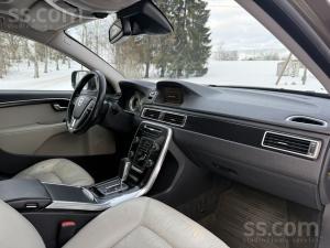 Brown Volvo XC70 2012 in Valmiera, with an engine capacity of 2.40 L and mileage of 316 thousand km for 8500 €, photo 19 on AUTOMOTO.COM.LV