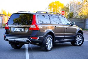 Brown Volvo XC70 2012 in Riga, with an engine capacity of 2.40 L and mileage of 257 thousand km for 10850 €, photo 6 on AUTOMOTO.COM.LV