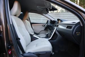 Brown Volvo XC70 2012 in Riga, with an engine capacity of 2.40 L and mileage of 257 thousand km for 10850 €, photo 16 on AUTOMOTO.COM.LV