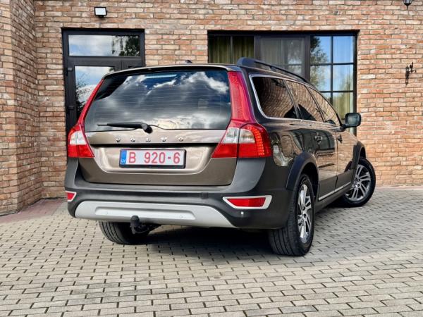 Brown Volvo XC70 2012 in Riga, with an engine capacity of 2.00 L and mileage of 285 thousand km for 9100 €, photo 3 on AUTOMOTO.COM.LV