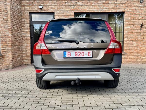 Brown Volvo XC70 2012 in Riga, with an engine capacity of 2.00 L and mileage of 285 thousand km for 9100 €, photo 5 on AUTOMOTO.COM.LV