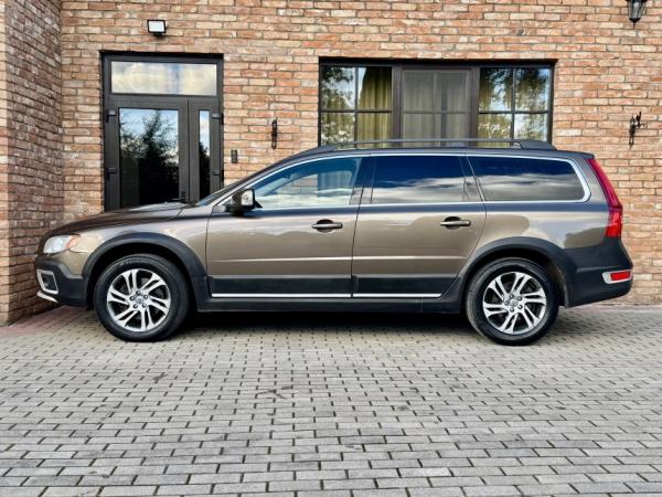 Brown Volvo XC70 2012 in Riga, with an engine capacity of 2.00 L and mileage of 285 thousand km for 9100 €, photo 6 on AUTOMOTO.COM.LV