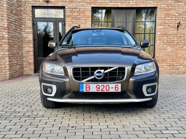 Brown Volvo XC70 2012 in Riga, with an engine capacity of 2.00 L and mileage of 285 thousand km for 9100 €, photo 7 on AUTOMOTO.COM.LV
