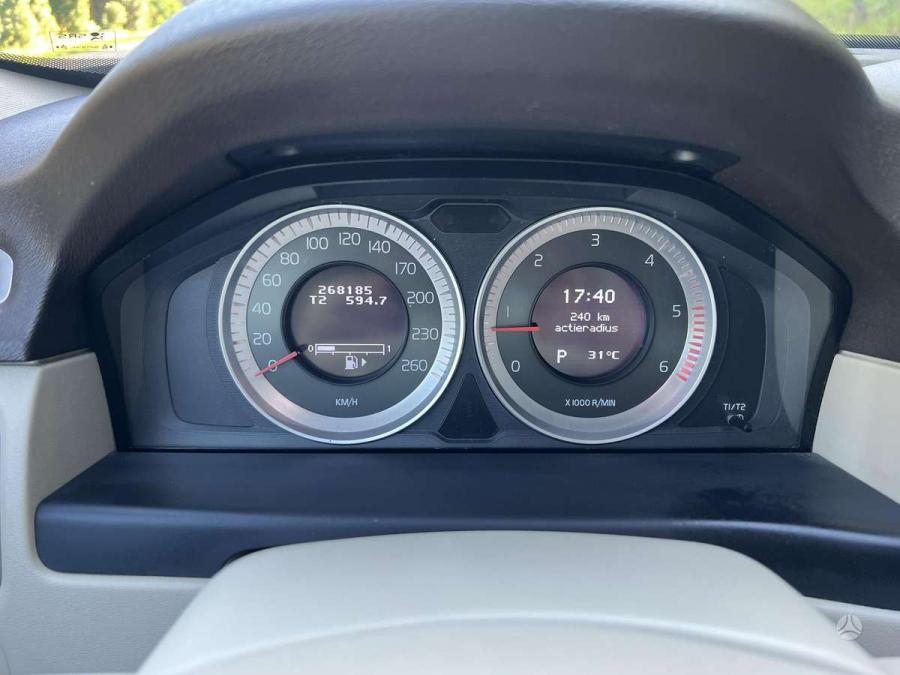 Brūns Volvo XC70 2012 Kauņa, ar dzinēja tilpumu 1.98 L un nobraukumu 268 tūkst. km par 8350 €, foto 26 vietnē AUTOMOTO.COM.LV