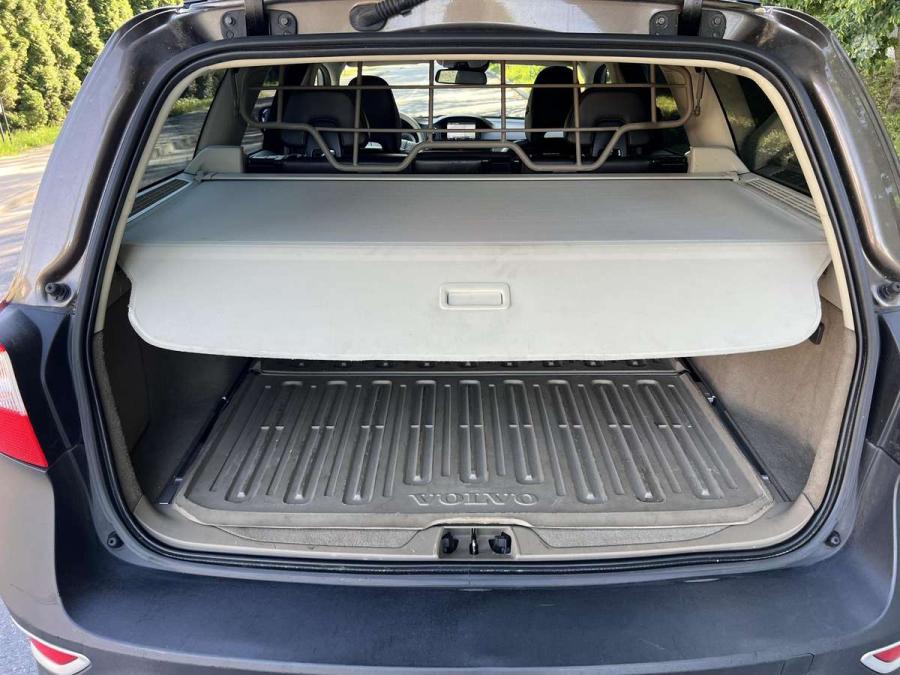 Brūns Volvo XC70 2012 Kauņa, ar dzinēja tilpumu 1.98 L un nobraukumu 268 tūkst. km par 8350 €, foto 28 vietnē AUTOMOTO.COM.LV