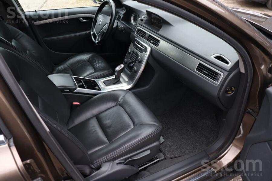 Brūns Volvo XC70 2012 Valka, ar dzinēja tilpumu 2.00 L un nobraukumu 336 tūkst. km par 9500 €, foto 6 vietnē AUTOMOTO.COM.LV
