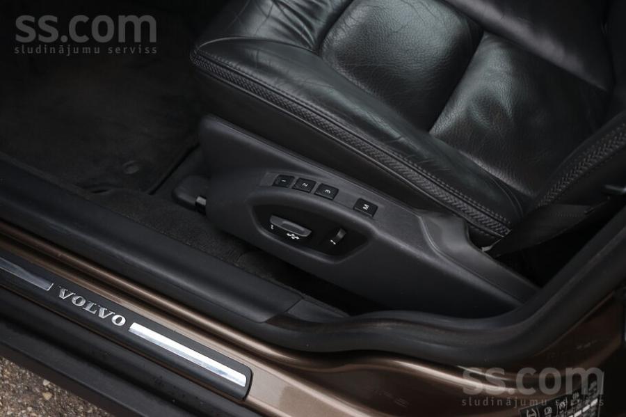Brūns Volvo XC70 2012 Valka, ar dzinēja tilpumu 2.00 L un nobraukumu 336 tūkst. km par 9500 €, foto 17 vietnē AUTOMOTO.COM.LV