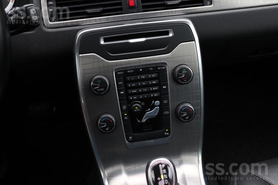 Brūns Volvo XC70 2012 Valka, ar dzinēja tilpumu 2.00 L un nobraukumu 336 tūkst. km par 9500 €, foto 18 vietnē AUTOMOTO.COM.LV
