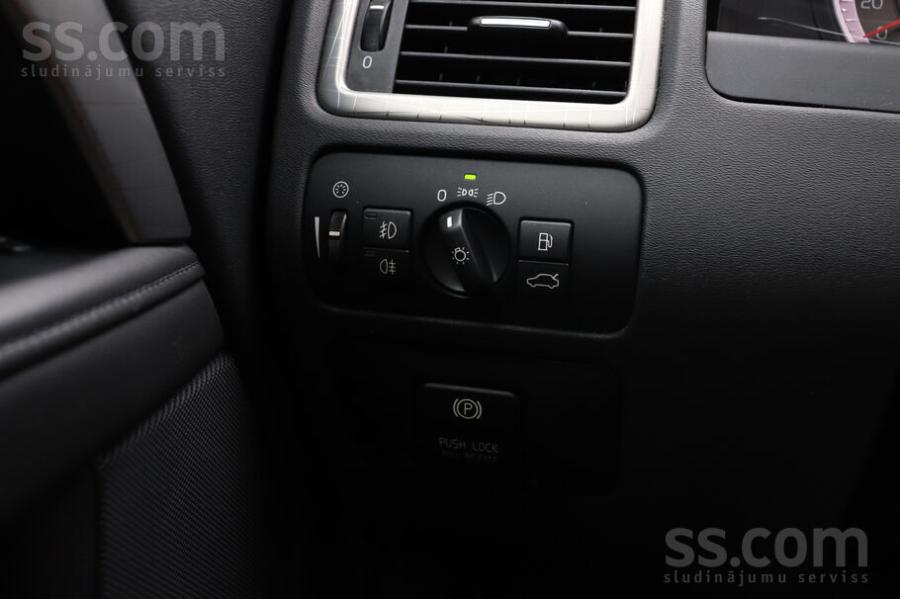 Brūns Volvo XC70 2012 Valka, ar dzinēja tilpumu 2.00 L un nobraukumu 336 tūkst. km par 9500 €, foto 21 vietnē AUTOMOTO.COM.LV