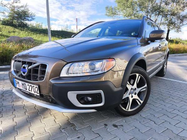 Brūns Volvo XC70 2012 Viļņa, ar dzinēja tilpumu 2.40 L un nobraukumu 213 tūkst. km par 11500 €, foto 1 vietnē AUTOMOTO.COM.LV