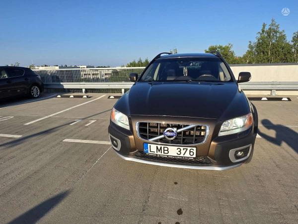 Brūns Volvo XC70 2012 Viļņa, ar dzinēja tilpumu 2.40 L un nobraukumu 304 tūkst. km par 10500 €, foto 1 vietnē AUTOMOTO.COM.LV