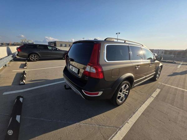 Brūns Volvo XC70 2012 Viļņa, ar dzinēja tilpumu 2.40 L un nobraukumu 304 tūkst. km par 10500 €, foto 8 vietnē AUTOMOTO.COM.LV