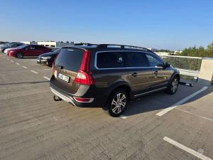 Brown Volvo XC70 2012 in Vilnius, with an engine capacity of 2.40 L and mileage of 304 thousand km for 10500 €, photo 13 on AUTOMOTO.COM.LV