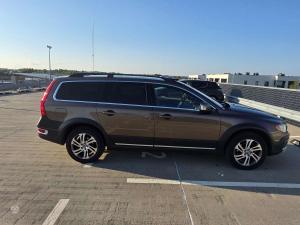 Brown Volvo XC70 2012 in Vilnius, with an engine capacity of 2.40 L and mileage of 304 thousand km for 10500 €, photo 14 on AUTOMOTO.COM.LV