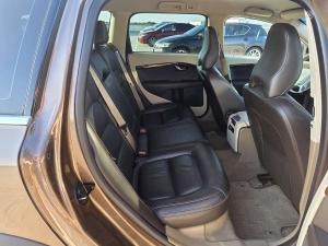 Brown Volvo XC70 2012 in Vilnius, with an engine capacity of 2.40 L and mileage of 304 thousand km for 10500 €, photo 19 on AUTOMOTO.COM.LV