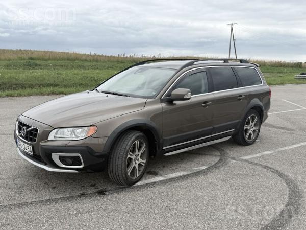 Brown Volvo XC70 2012 in Valmiera, with an engine capacity of 2.40 L and mileage of 392 thousand km for 11000 €, photo 1 on AUTOMOTO.COM.LV