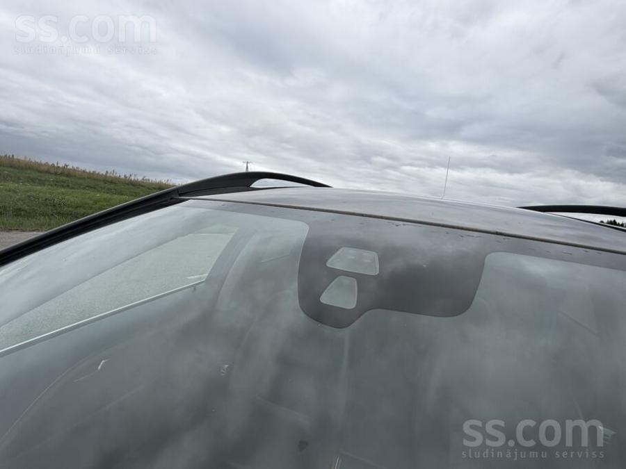 Brown Volvo XC70 2012 in Valmiera, with an engine capacity of 2.40 L and mileage of 392 thousand km for 11000 €, photo 8 on AUTOMOTO.COM.LV